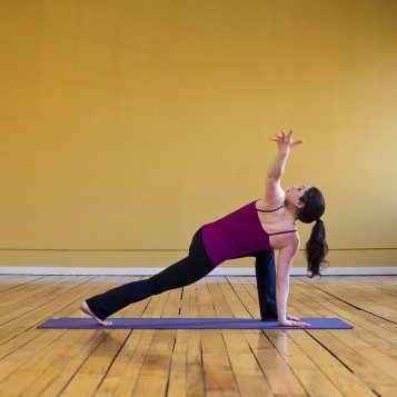 Senzatie de plin? Fa aceste exercitii de yoga pentru digestie!