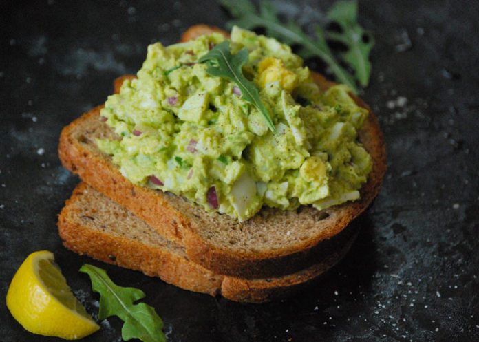 10 retete cu avocado: simple, sanatoase si hranitoare